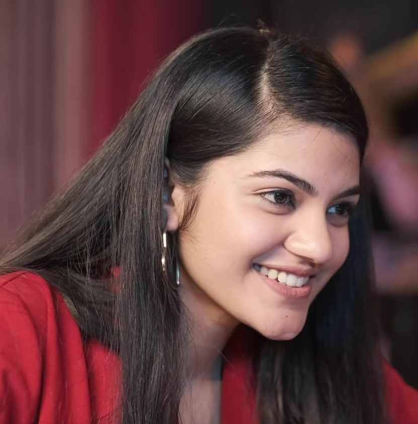 Mugdha Agarwal's Instagram, Twitter & Facebook on IDCrawl