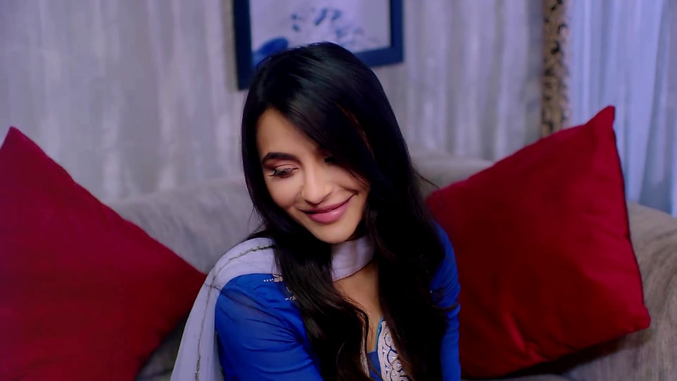 Nikki Makeup Artist Height | Saubhaya Makeup